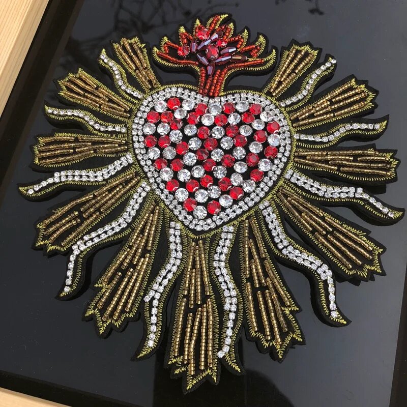 Нашивка с вышивкой сердце бисером WM