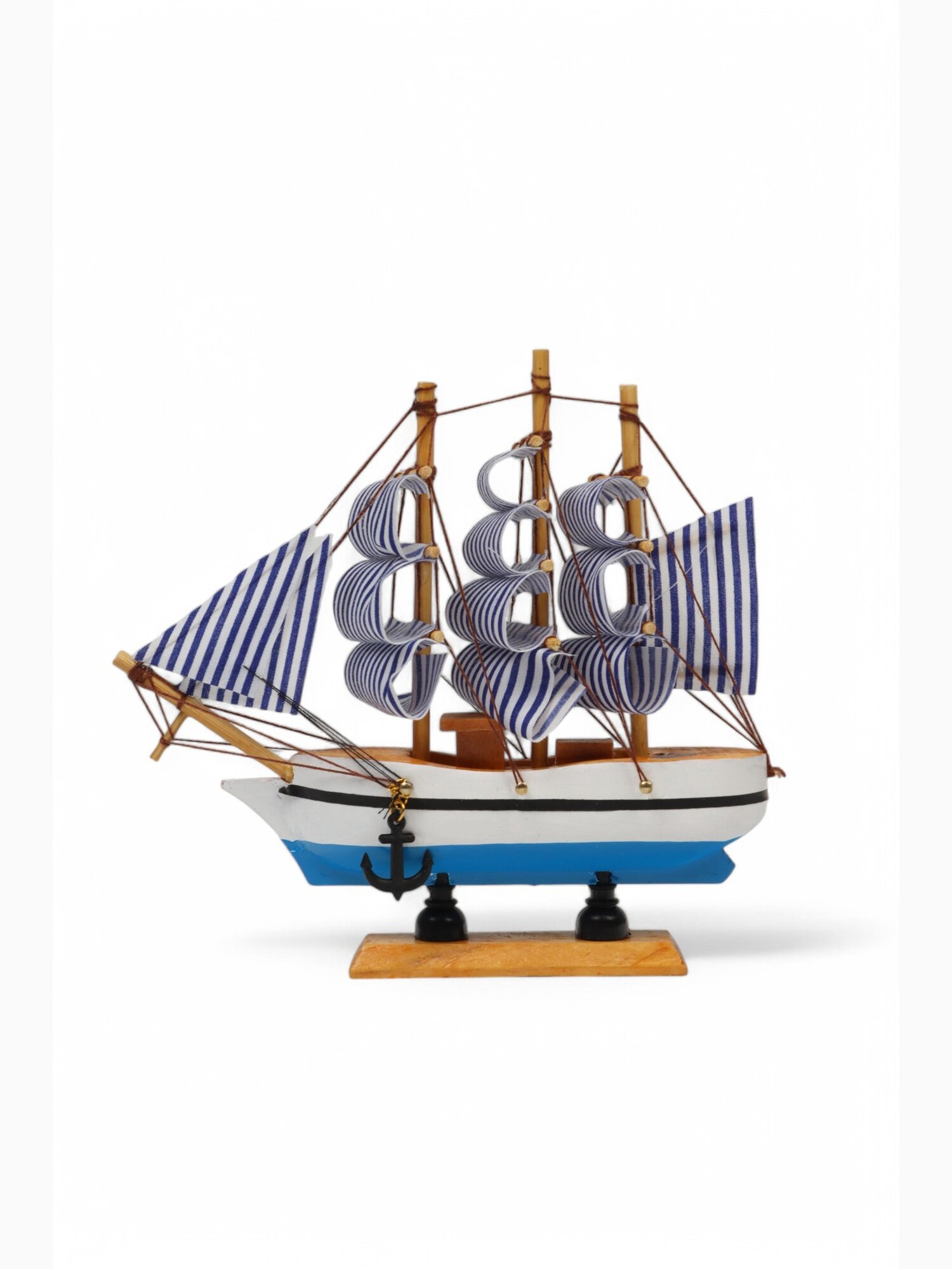 Сувенирная модель корабля «Эмма», 16×5×16 см, бело-синие паруса