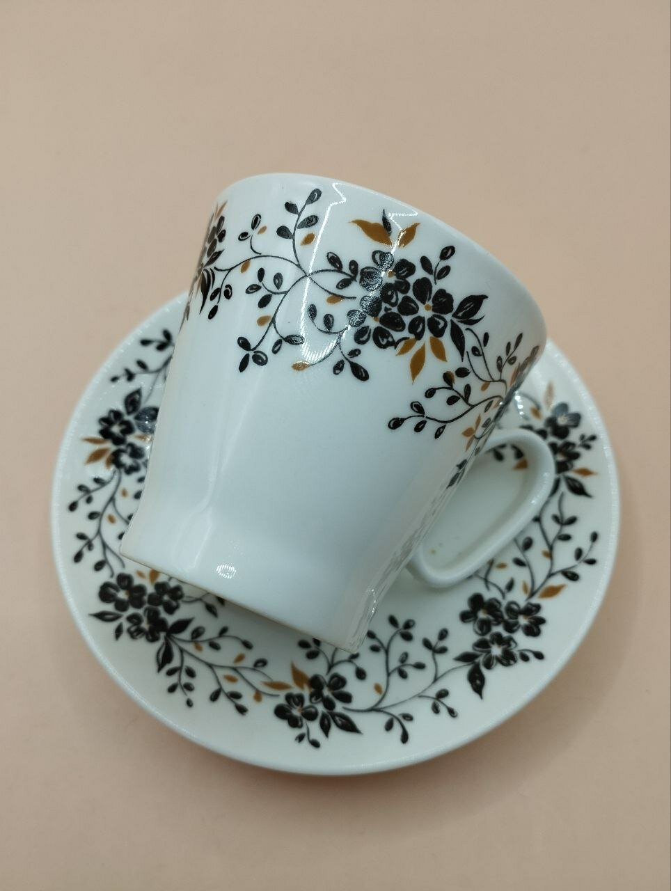 Кофейная пара "Черный кофе", ЛФЗ, костяной фарфор, СССР 1980гг.