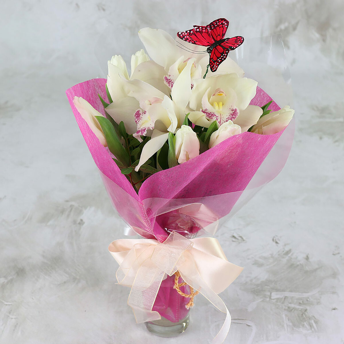 Букет Букет Маркет, из тюльпанов и орхидеи, оберточная бумага, 35см