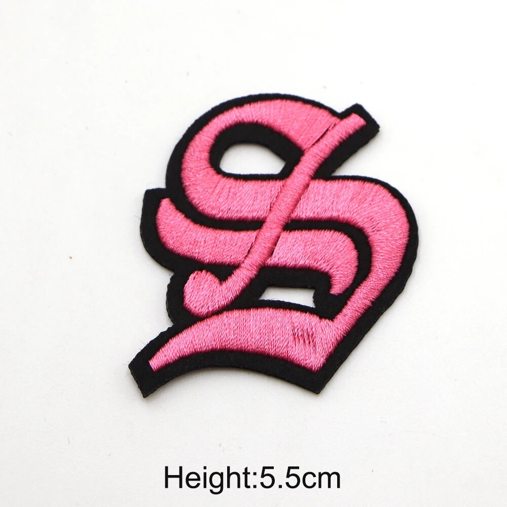 Набор вышитых букв для аппликации