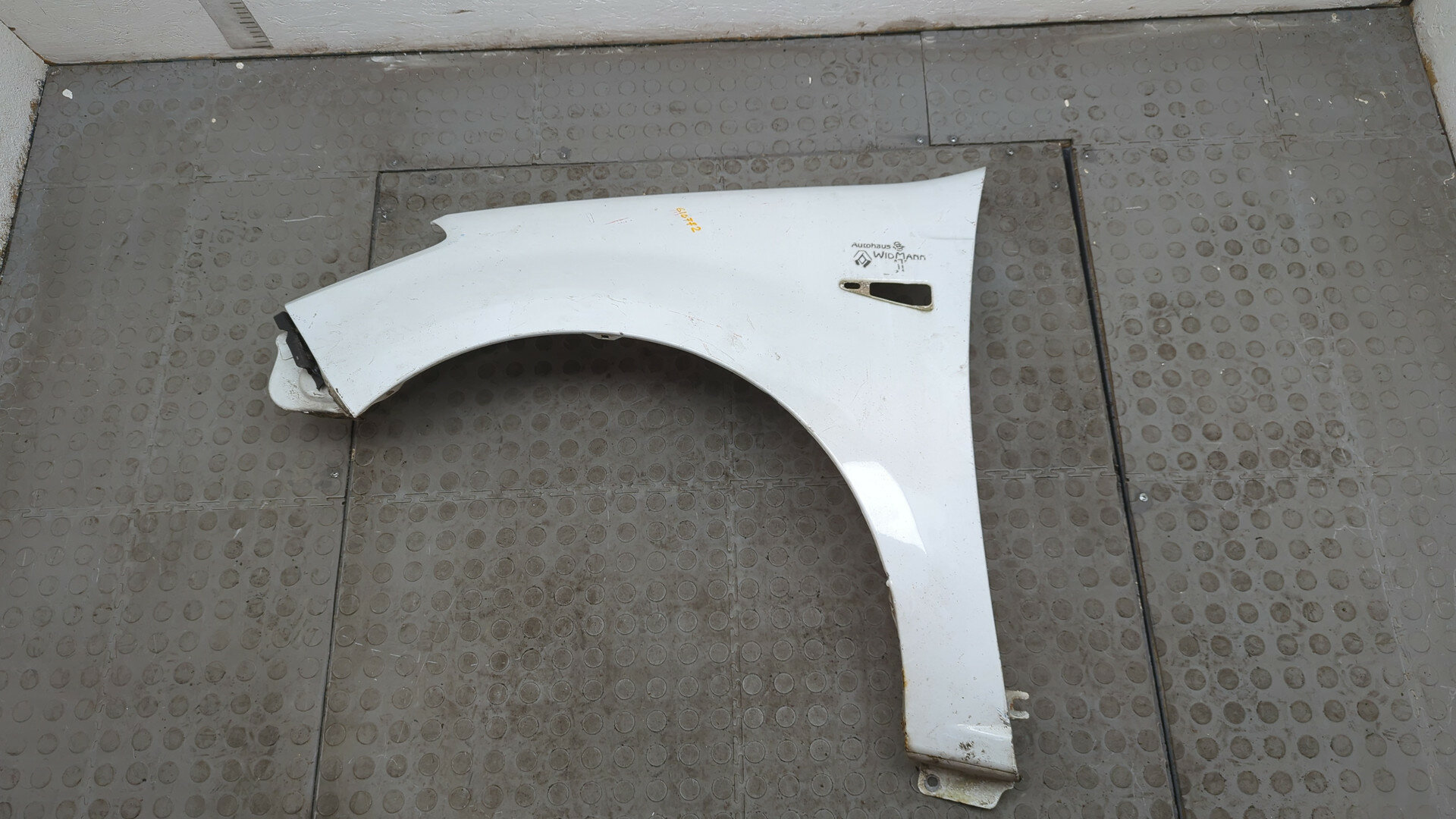 Крыло левое переднее Dacia Sandero Б/У