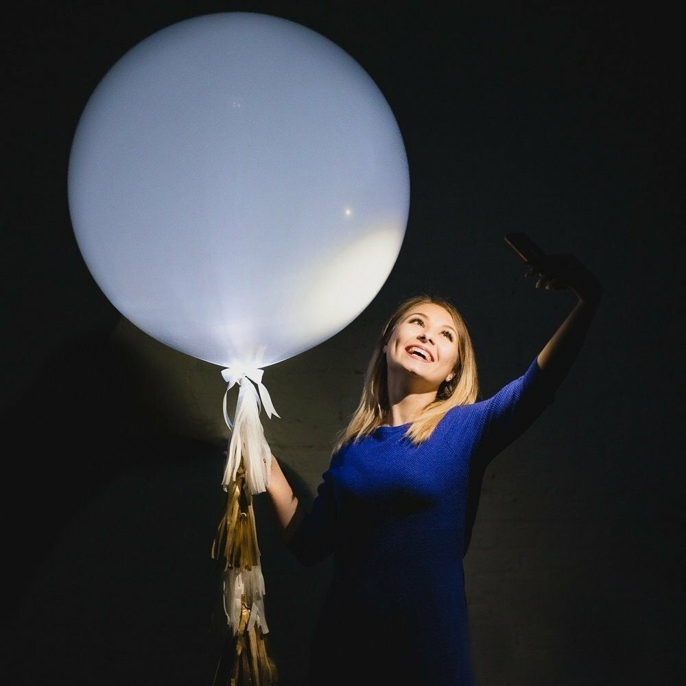 Большой светящийся шар 90 см с кисточкой тассел