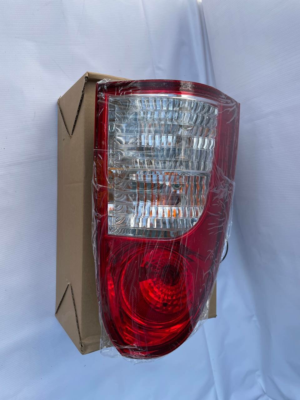 Фонарь задний левый Ssang Yong Actyon Sports l 2006- 2012гг арт. 8360132003