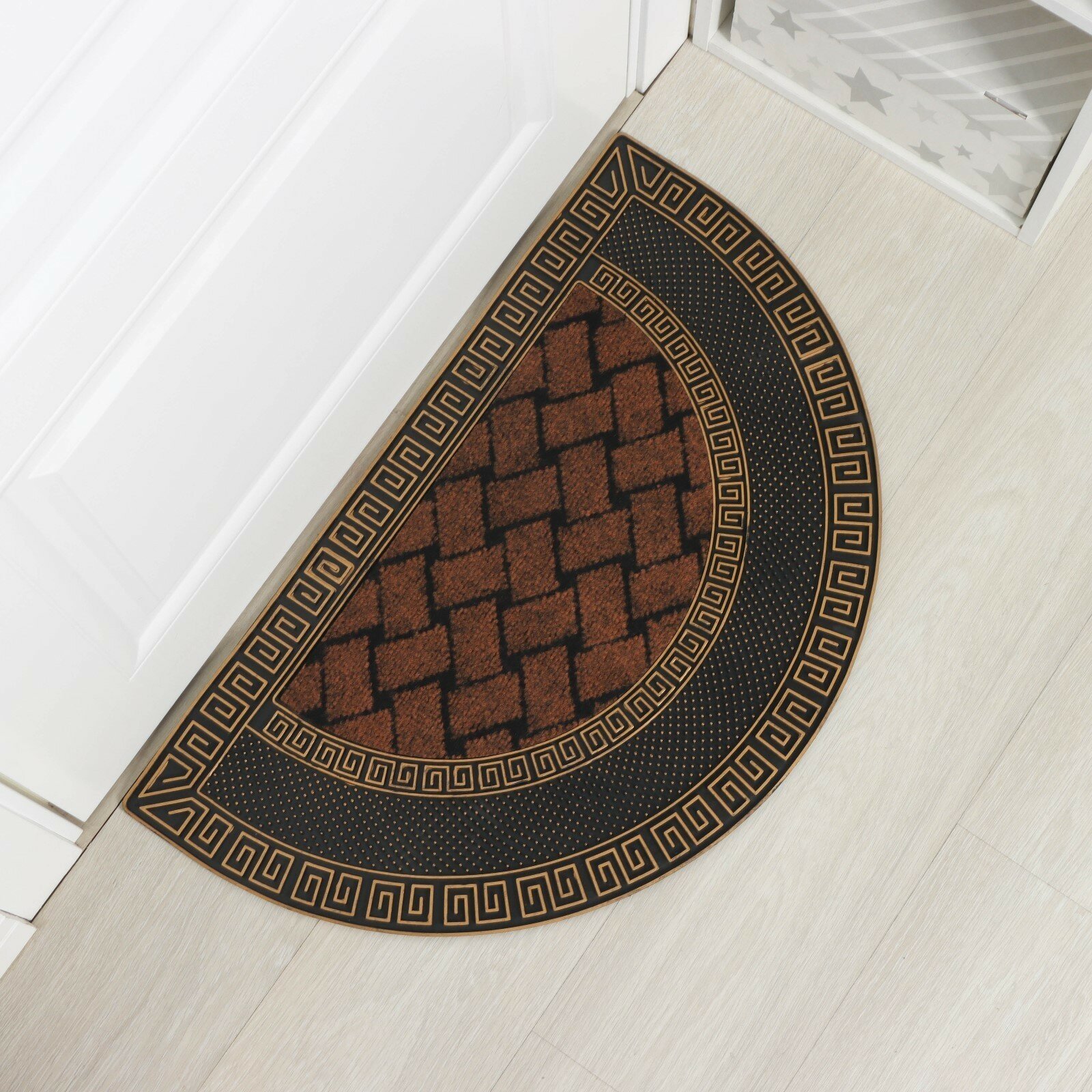 Коврик придверный полукруглый Доляна «Меандр», 44×74 см, цвет золотой, 4684397