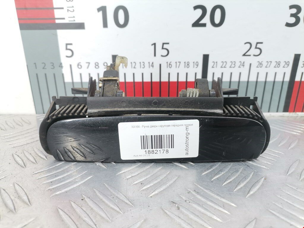Ручка двери наружная передняя правая Audi A6 C5 4B0839208 арт. 1882178