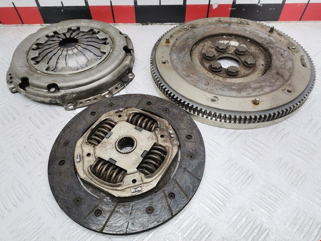 Маховик (демпфер сцепления) Volkswagen Beetle 2 038105269CX арт. 1607402