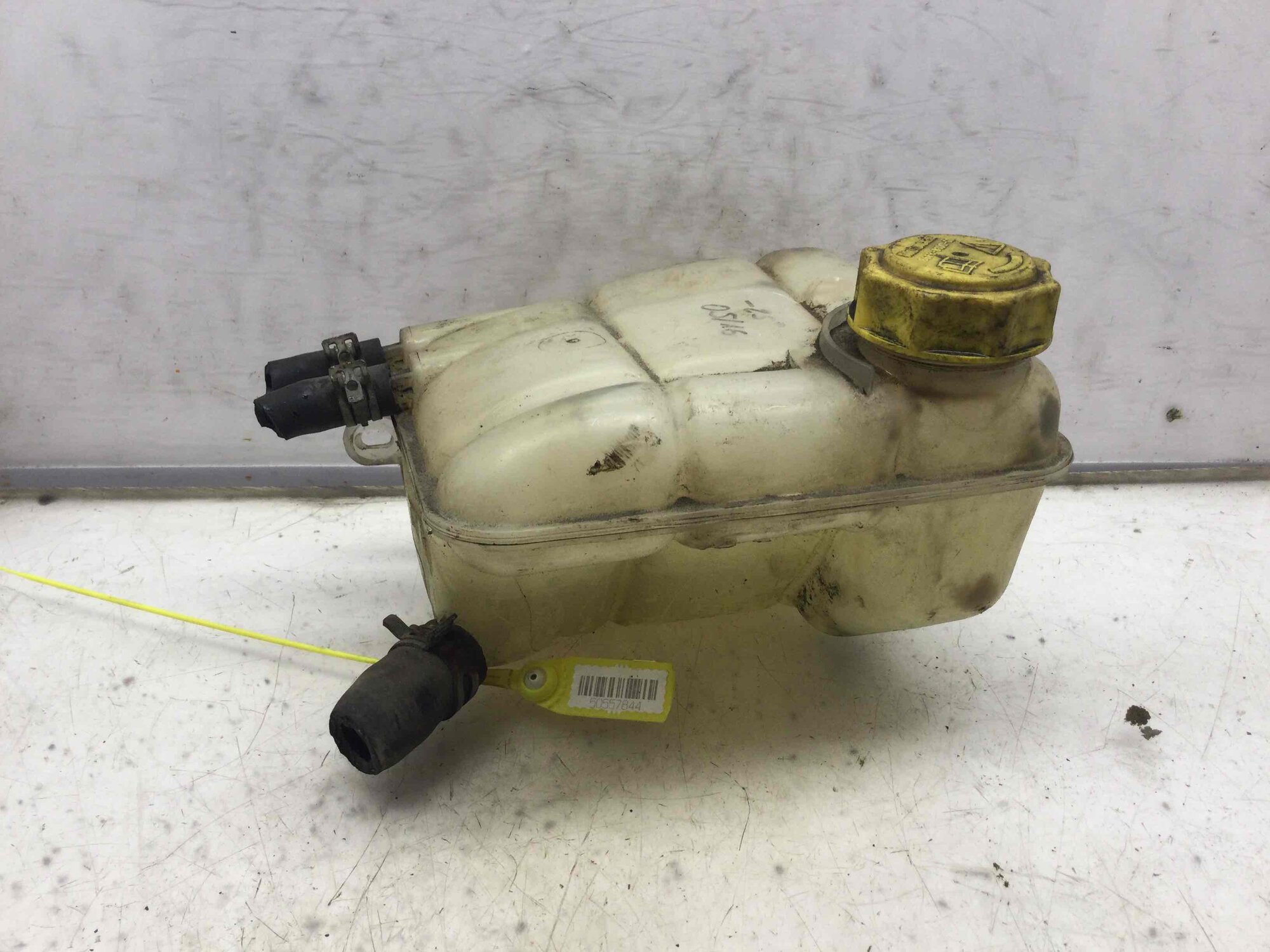 Б/У Бачок расширительный Ford Focus 1 поколение [рестайлинг] (2001-2005) 2003 г.