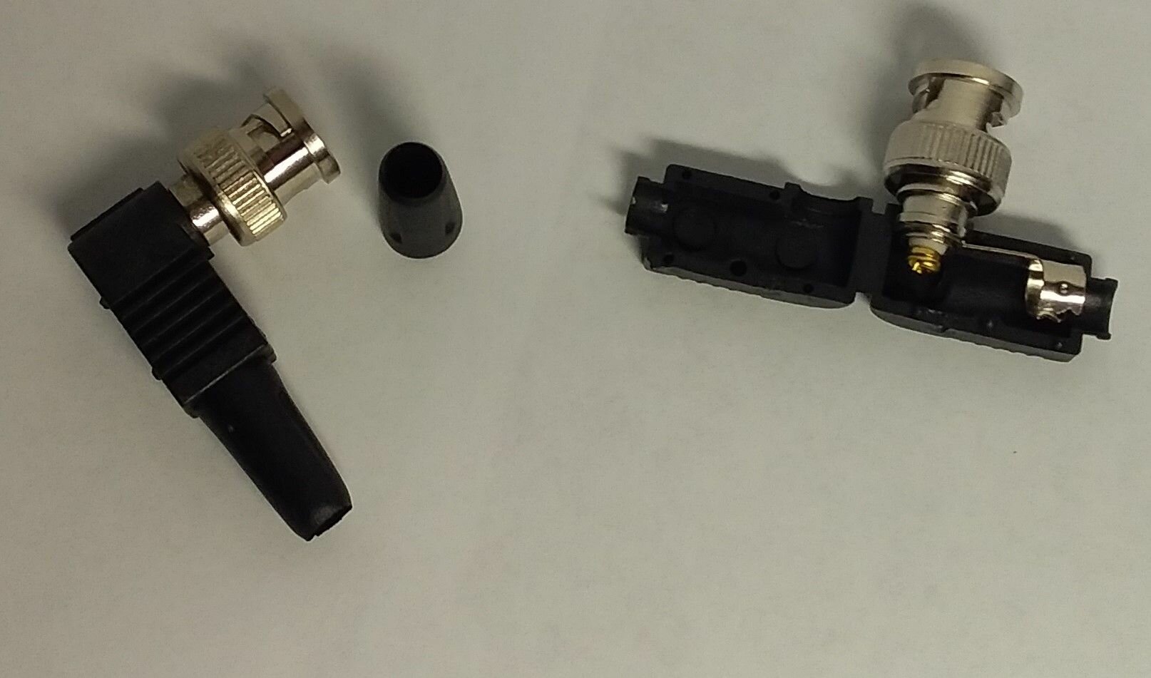 Разъем Штекер BNC под винт, угловой, медь. Комплект 2шт.