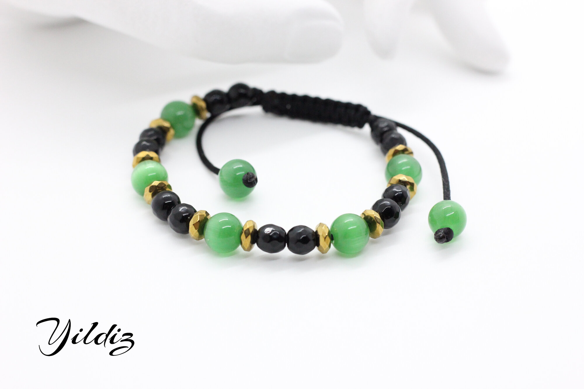 Плетеный браслет