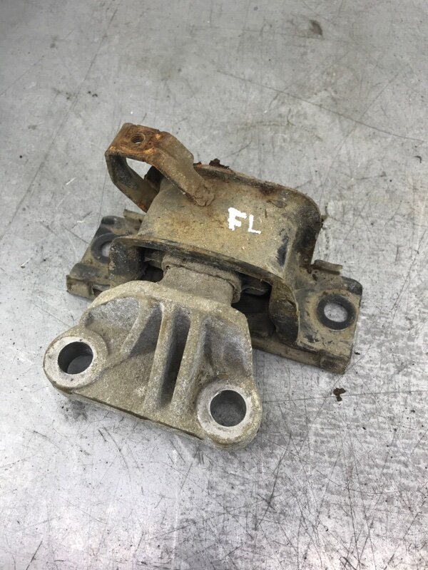 Опора двигателя левая Opel Corsa S07 Z14XEP 3378601