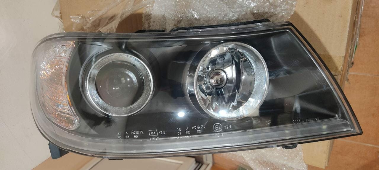 Фара правая с корректором (черный отражатель) Lifan Solano (620) [1.8 16V 5МТ седан] B4121200C1