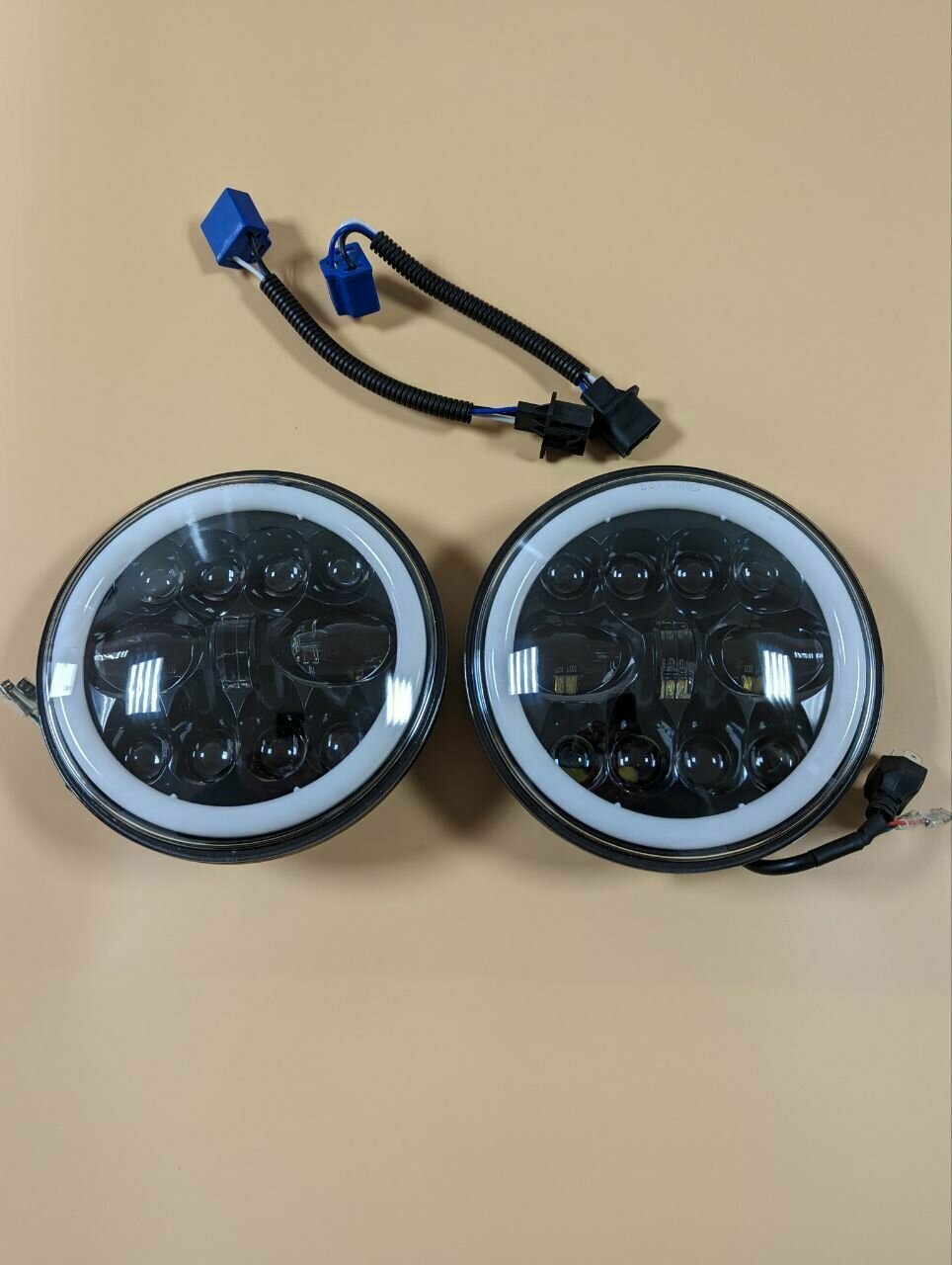 Передние фонари Лада Нива / Lada Niva тюнинг диодные с ДХО и поворотом линзы LED комплект