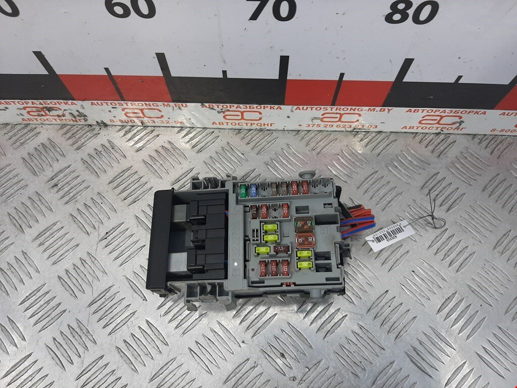 Блок предохранителей Opel Astra J 13222786 арт. 635315