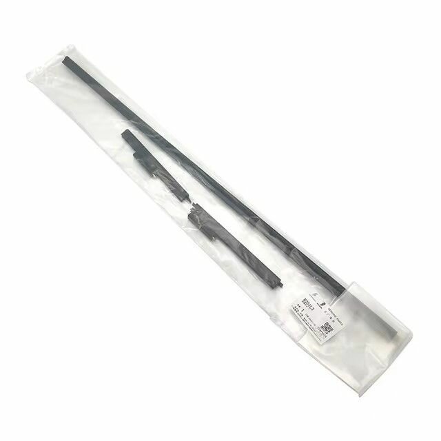 Крепление жабо лобового стекла для Ситроен С4 и Пежо 308, 408, 307 накладка 8251L3