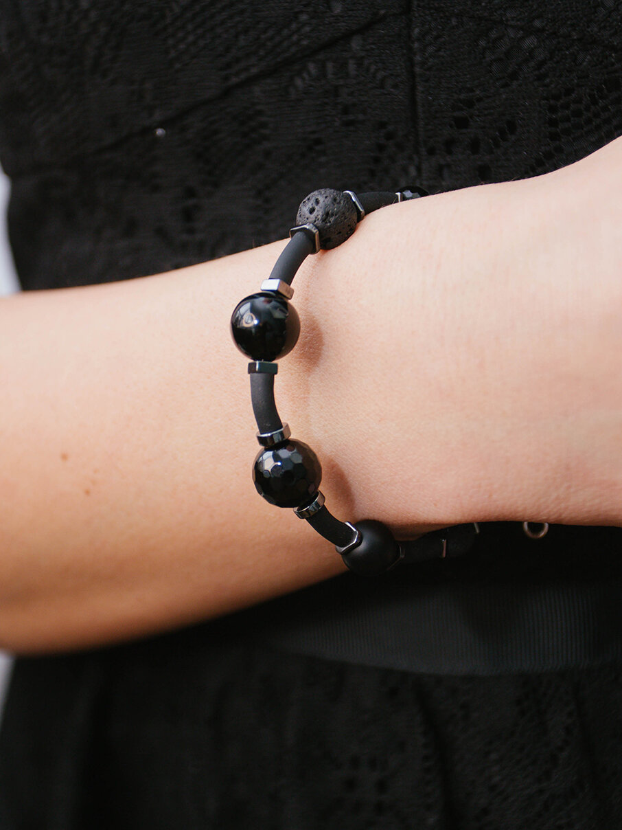 Эластичный браслет