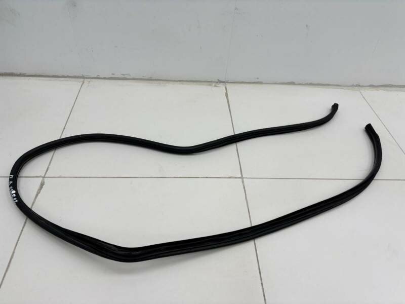 Уплотнитель проема двери передней левой Kia Rio 3 UB 2011-2017 кат.номер: 821104Y000