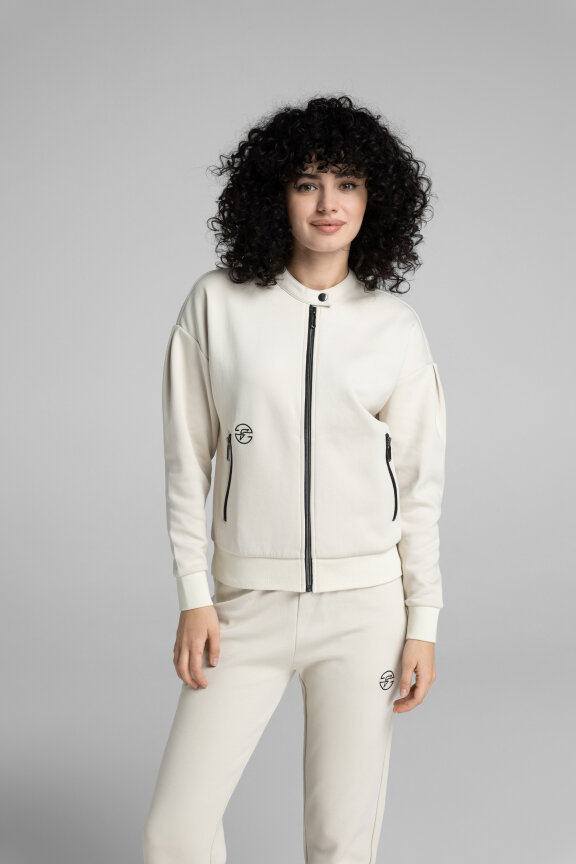 Куртка спортивная