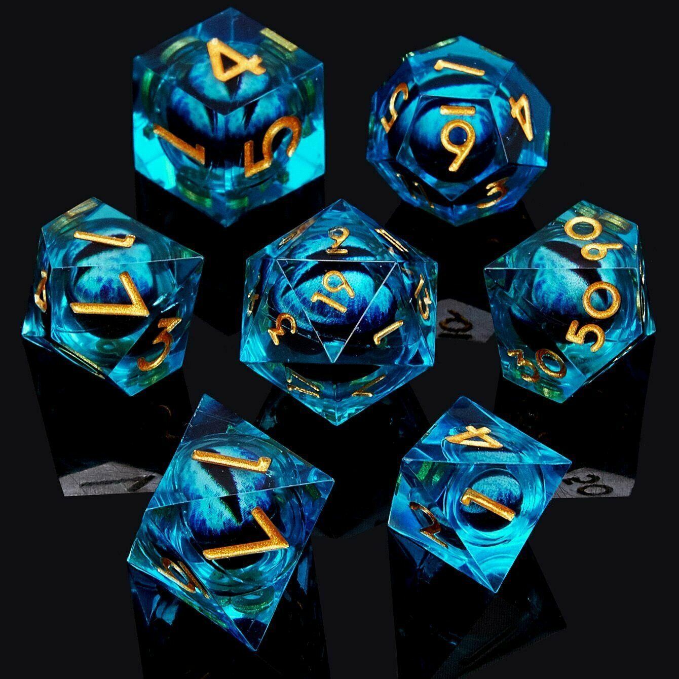 Кубики DND набор из 7 прозрачных полихедральных костей с синим драконьим глазом, острые грани из смолы для Dungeons & Dragons и других настольных ролевых игр, ручная работа