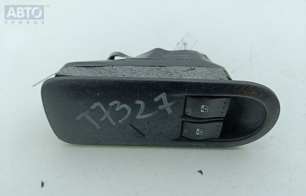 Блок кнопок управления стеклоподъемниками Renault Scenic 2 (2003-2009)