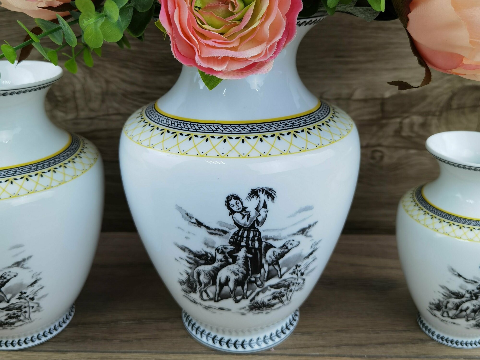 Ваза гладкая фарфоровая 23 см Вилладж Village