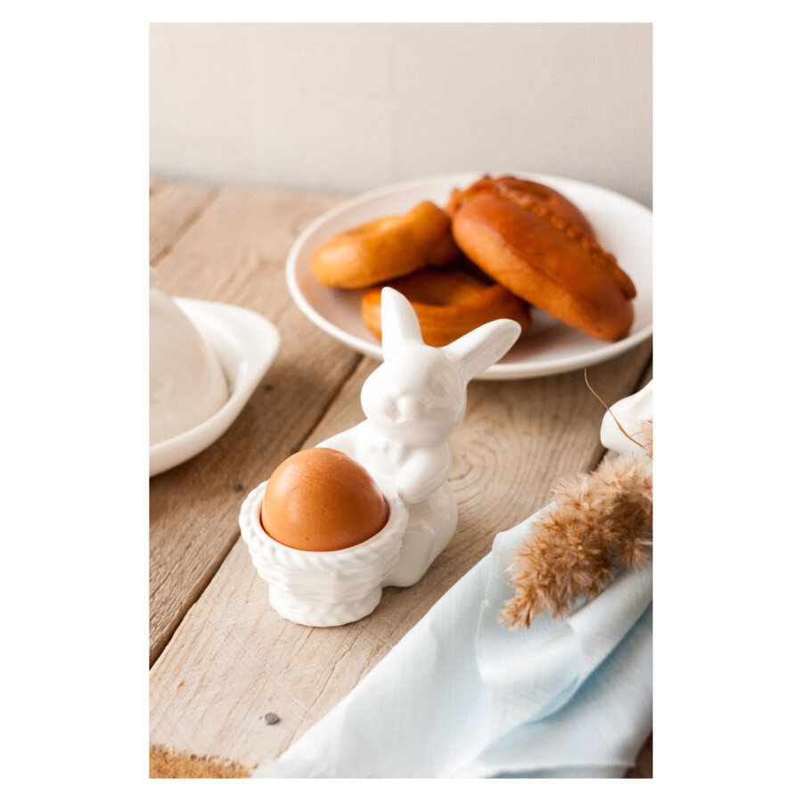 Подставка для яйца Claystreet Воришки Кролик с корзинкой 8,5 см, фарфор, белый