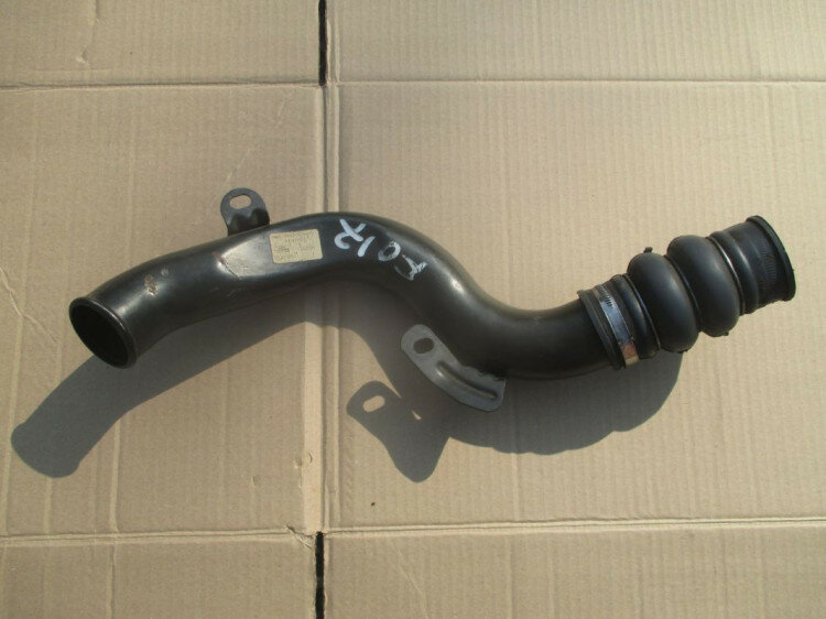 Патрубок турбины к интеркулеру 1M5Q9F796DA A11437637 Форд Фокус 1