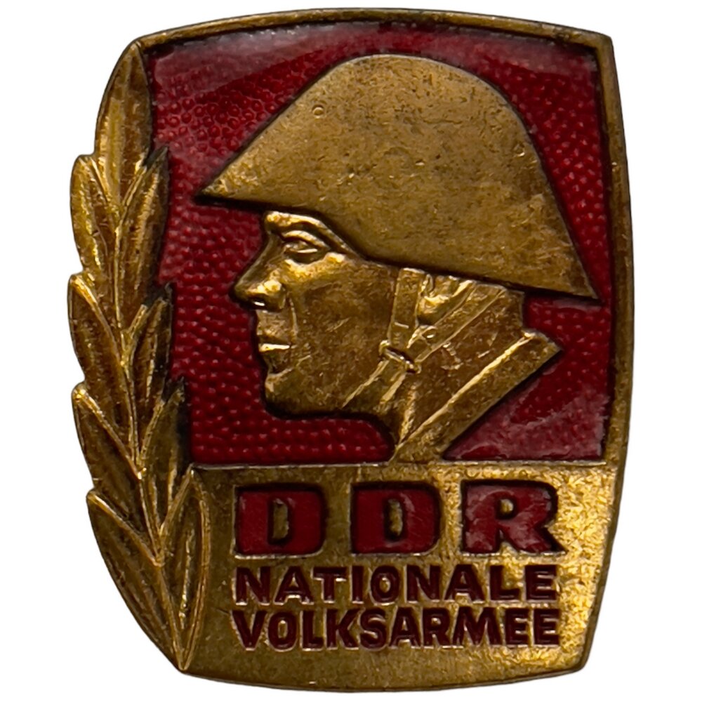 Знак "ГДР Национальная народная армия" ГДР 1961-1980 гг. (винт) (2)