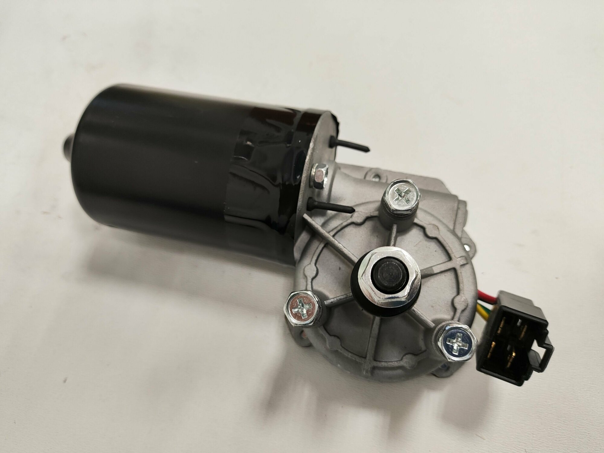 Мотор стеклоочистителя переднего Lifan Smily NEW (330) [1.3 16V 5MT хетчбэк] F3741100