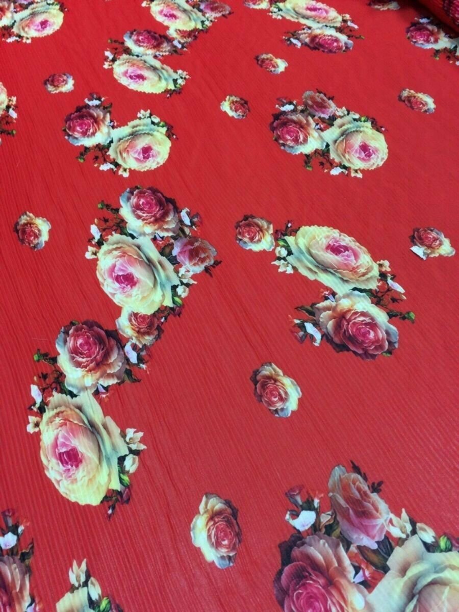 Шифон плиссе красный с цветочным рисунком 100см. х 140см.