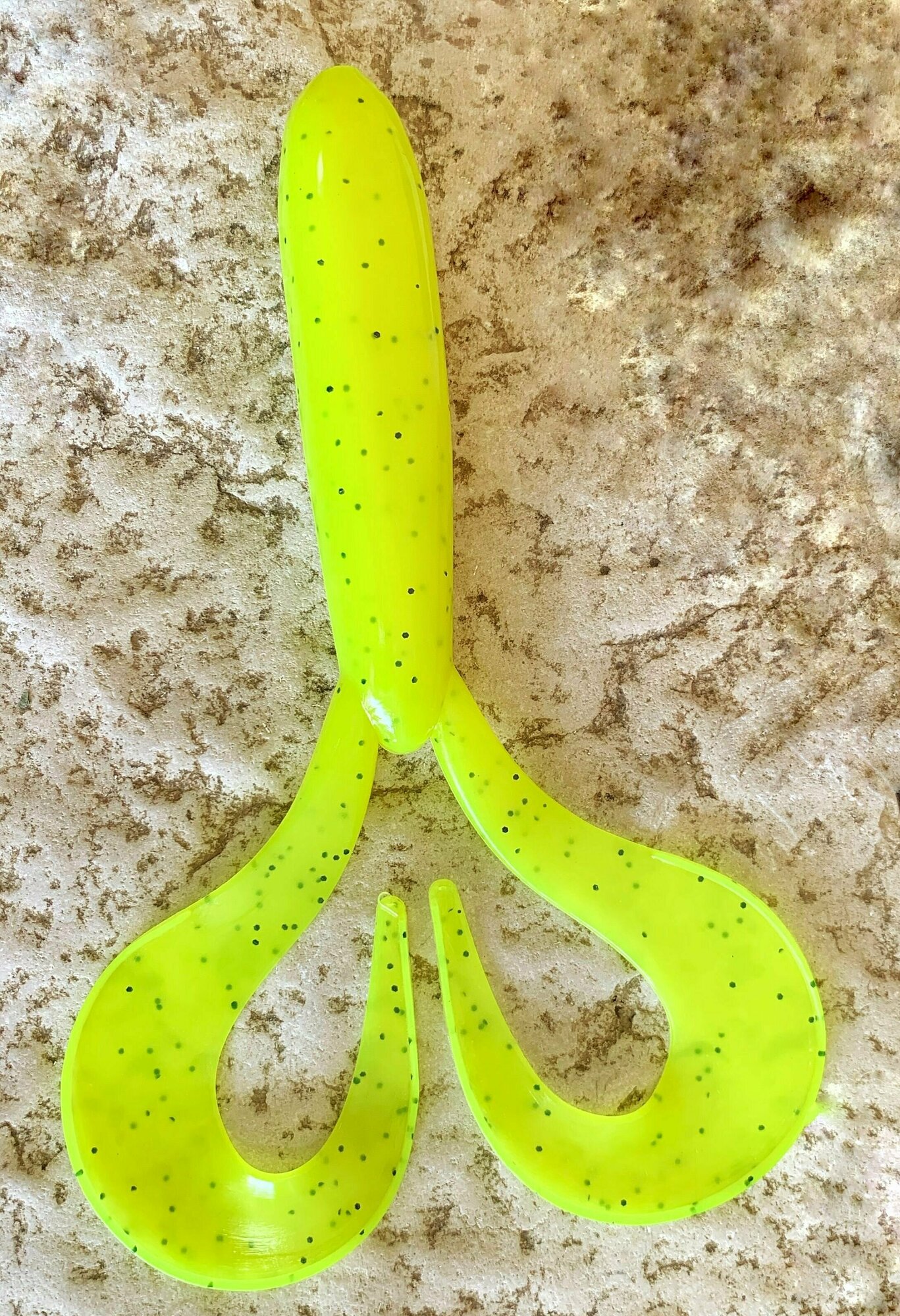 Мягкая крупная силиконовая приманка Pike Frog Ширасу, цвет Лимон/Сhartreuse, вес 50 гр, уп. 1 шт.