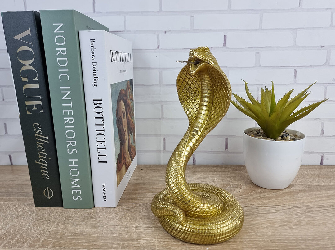 Статуэтка змея Золотая Кобра , 24х12х12см. Иск . камень