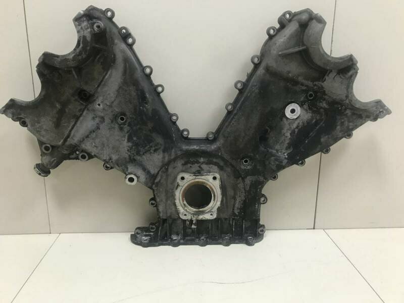 Крышка двигателя передняя Porsche Cayenne 2003-2010 кат.номер: 9481011217R 94810102107