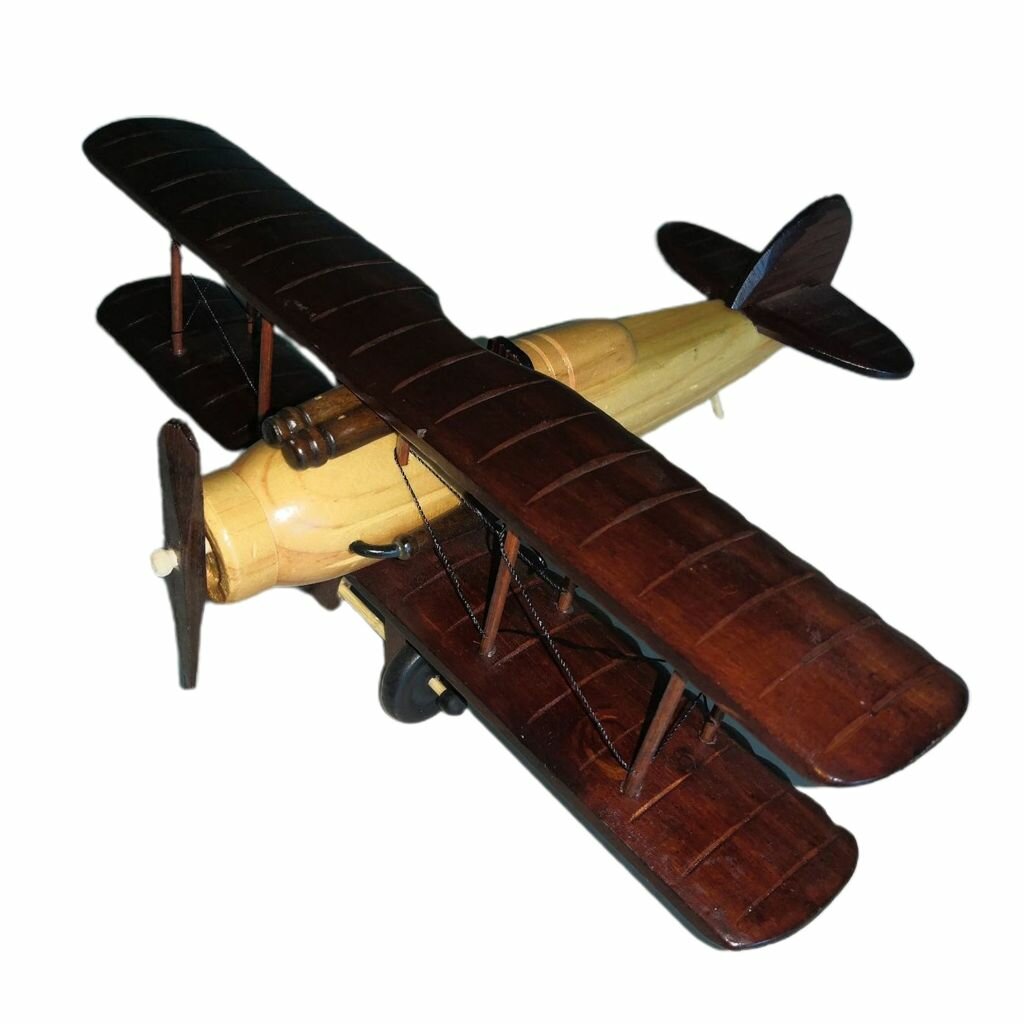 Деревянная модель самолета