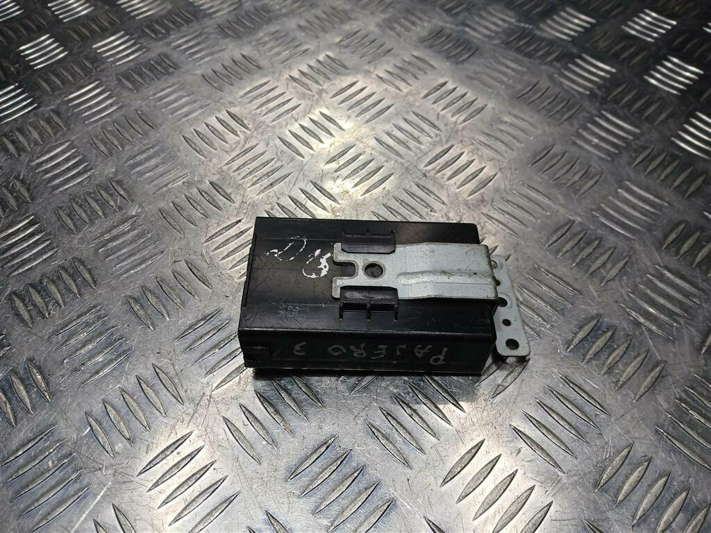 Блок управления Б/У для MITSUBISHI PAJERO III рестайлинг (2002—2006) MR460758