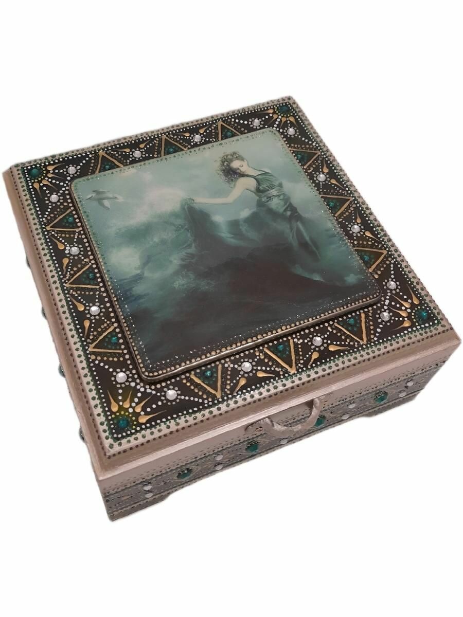 Шкатулка для хранения украшений, бижутерии 15*15*7 см