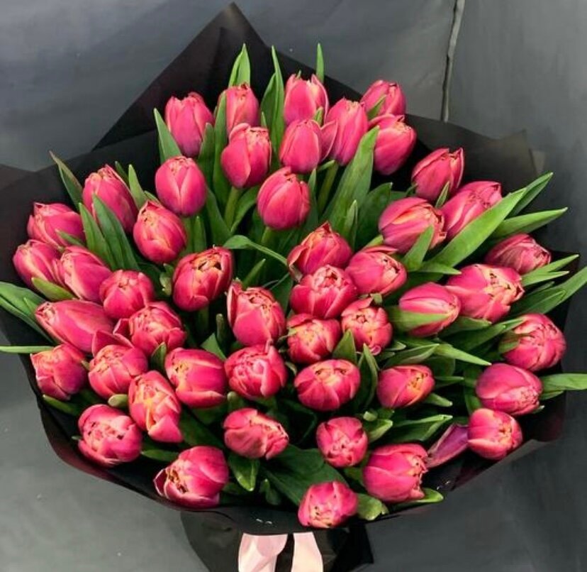 Букет живых цветов "Тюльпаны пионовидные" NURA FLOWERS, 101 цветок, высота 50 см, розовый