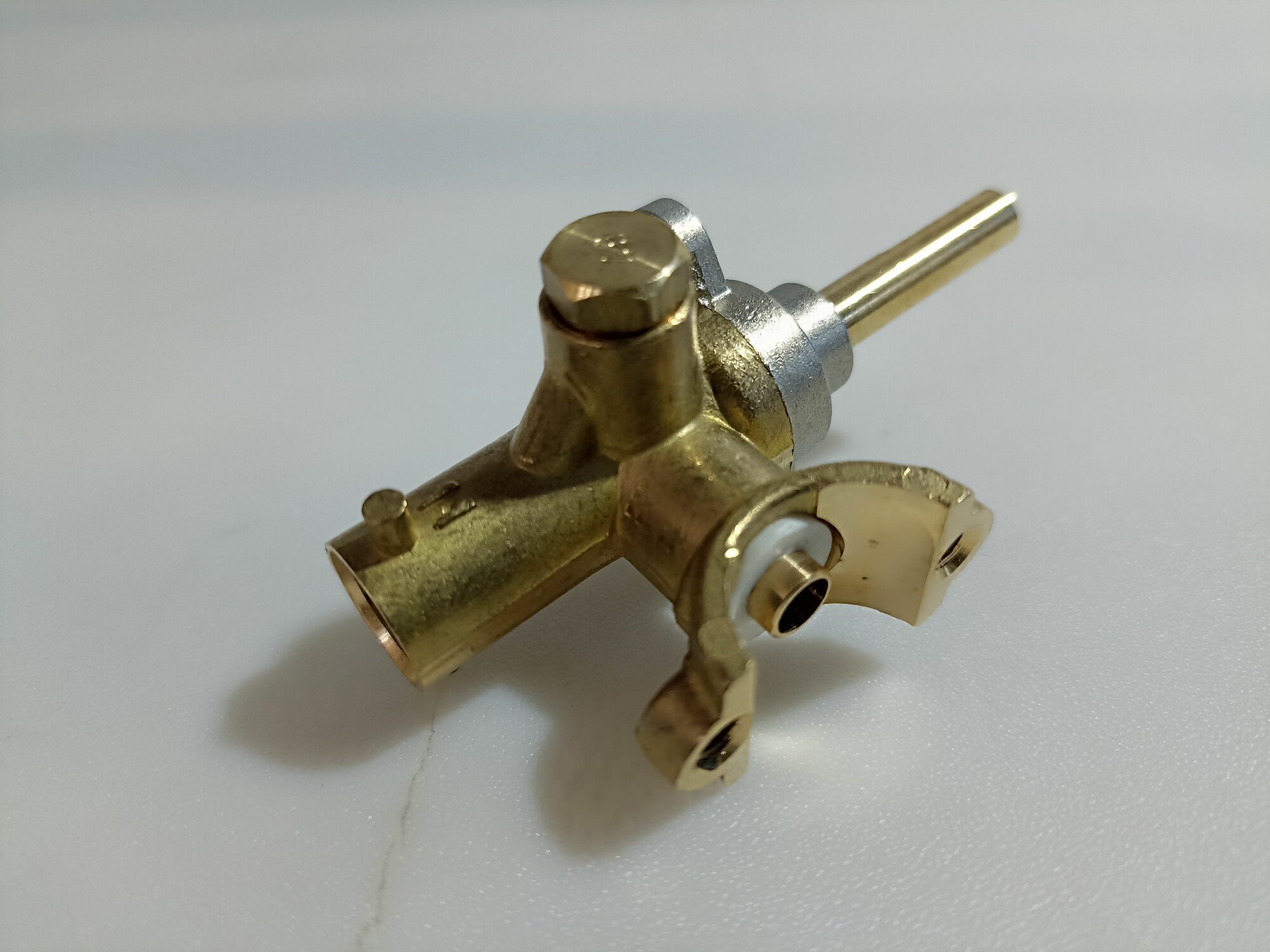 Газовый кран малой конф, для газовой плиты Darina GM4M41001