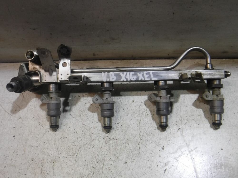 Форсунка топливная Opel Vectra B