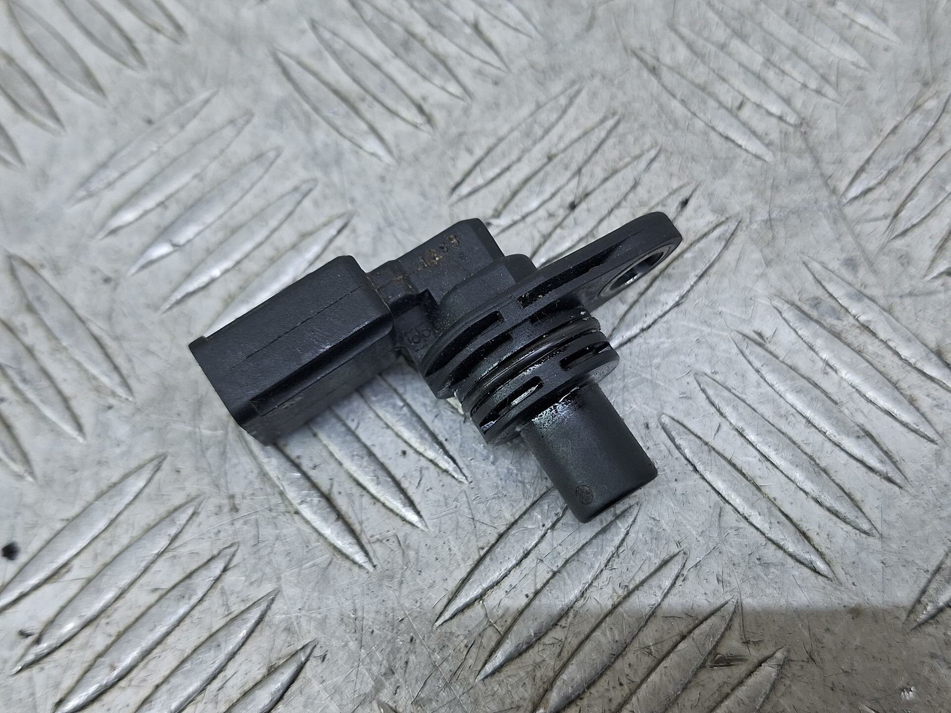 Датчик распредвала Volkswagen Golf 6 2008 036907601E