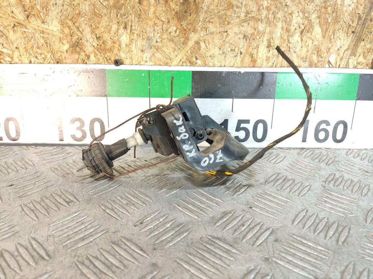 Замок лючка бензобака MERCEDES A W169 1698200714