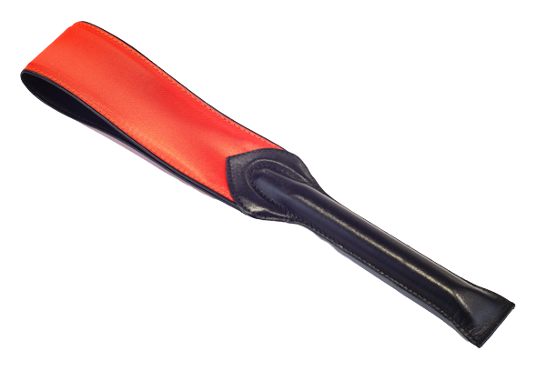 Шлепалка Romantic из натуральной кожи с атласом красная длина 2 см для БДСМ игр