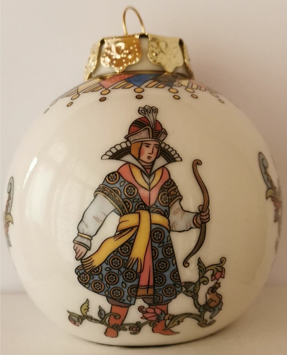 ШАР фарфоровый Новогодний на ёлку-"русские былины - иван царевич" диаметр-65 мм, в картонной коробке.
