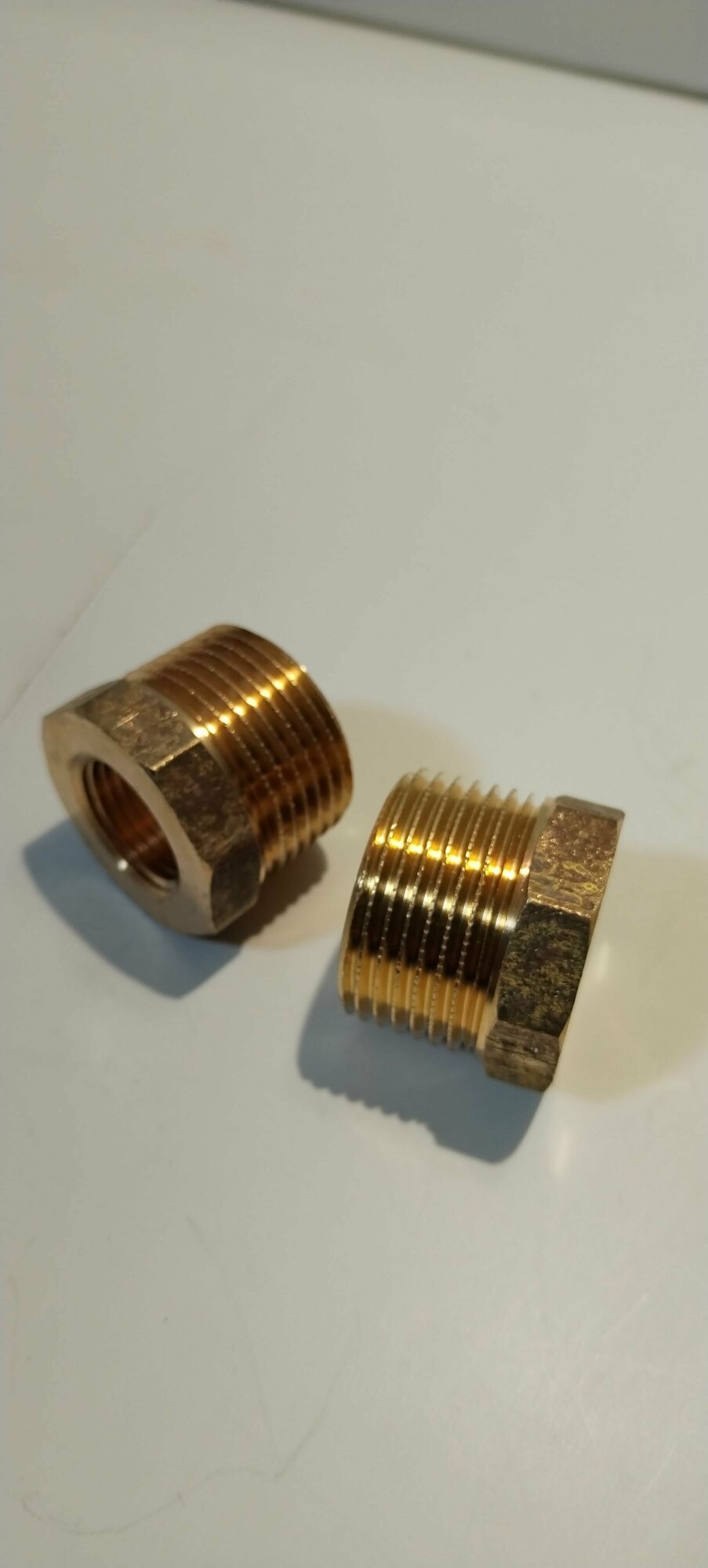 Футорка редукционная ВН 1/2" x 1" бронза VIEGA