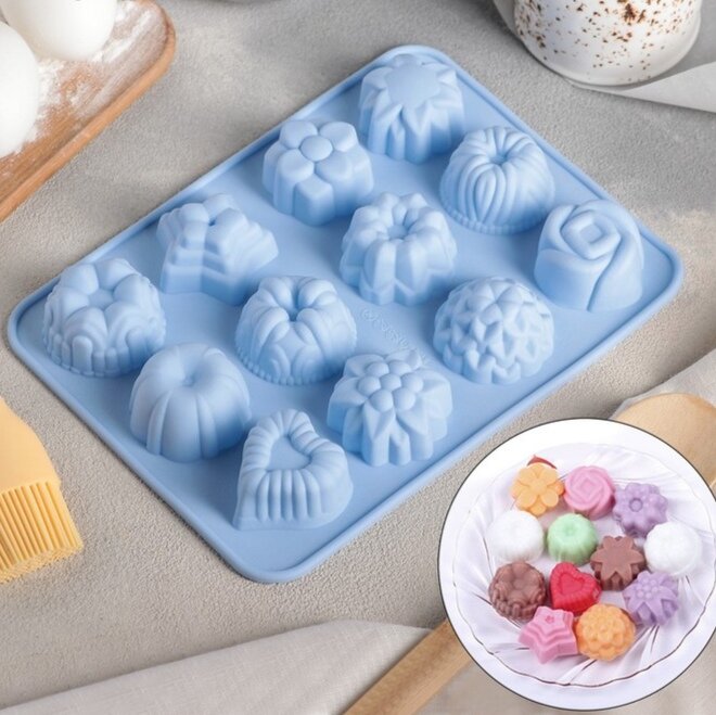 Форма силиконовая для выпечки Доляна «Немецкий кекс, роза», 16×21 см, 12 ячеек, цвет голубой