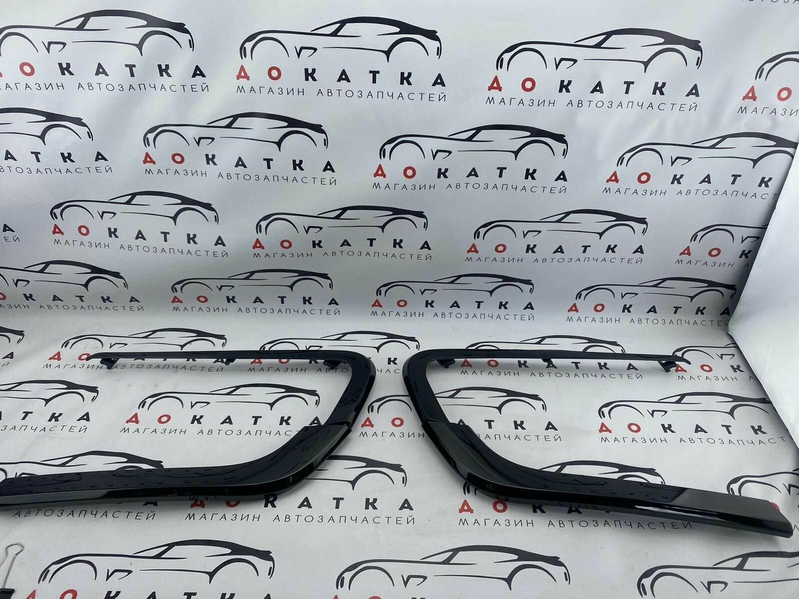 Комплект молдингов бампера на Ладу Веста ( Lada Vesta ) Черный Глянец