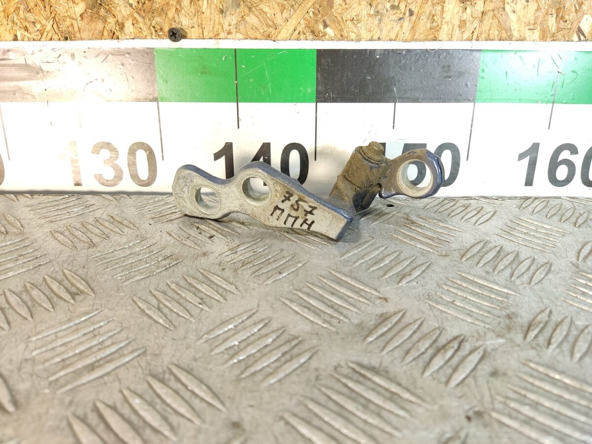 Петля двери передней правой нижняя FORD Focus 2 2005-2008 5012194