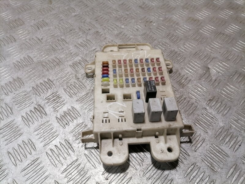 Блок предохранителей салонный CHERY Tiggo T11 T113723060