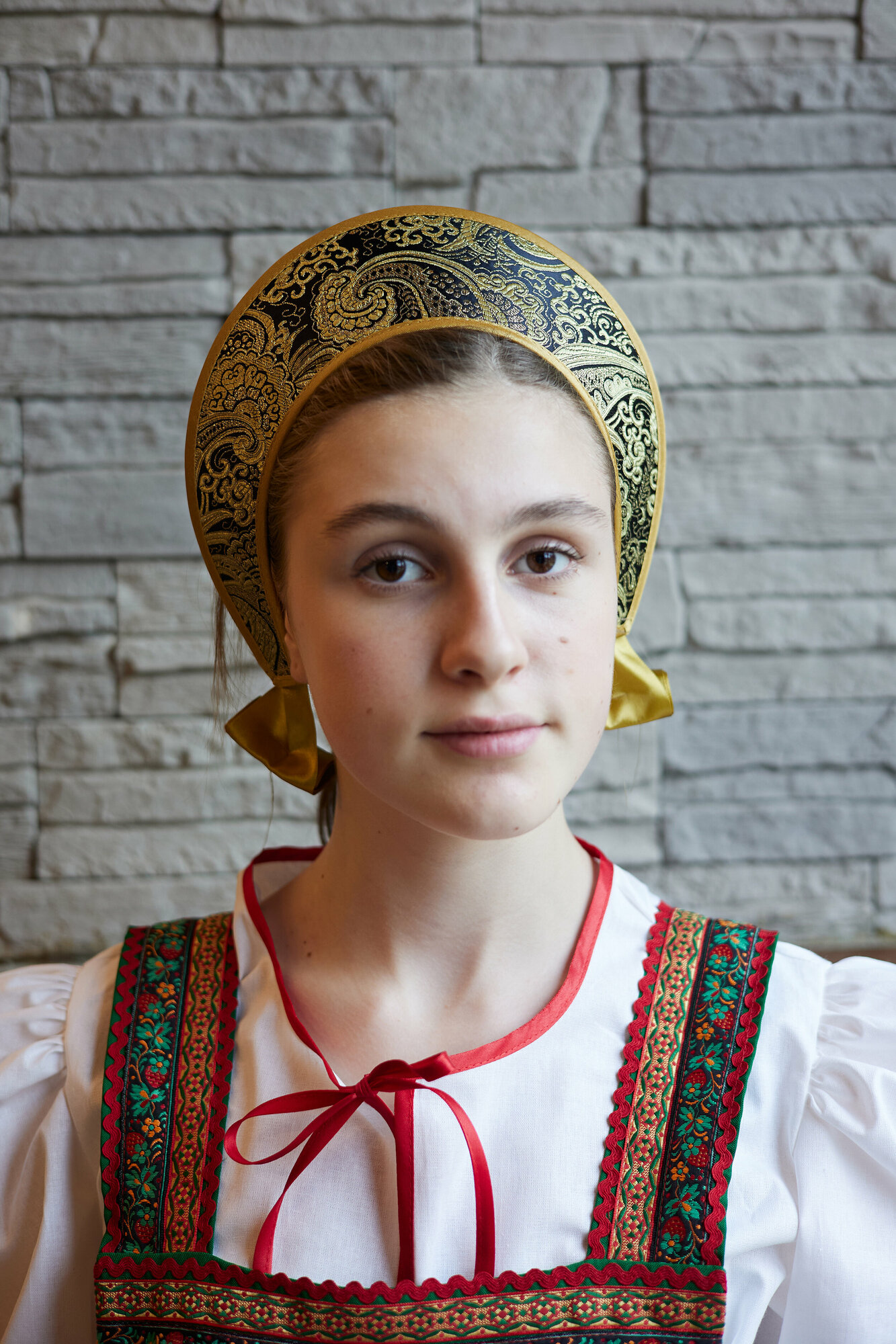 Кокошник Забава Углич "Девичий" парча, круглый, чёрный с золотым