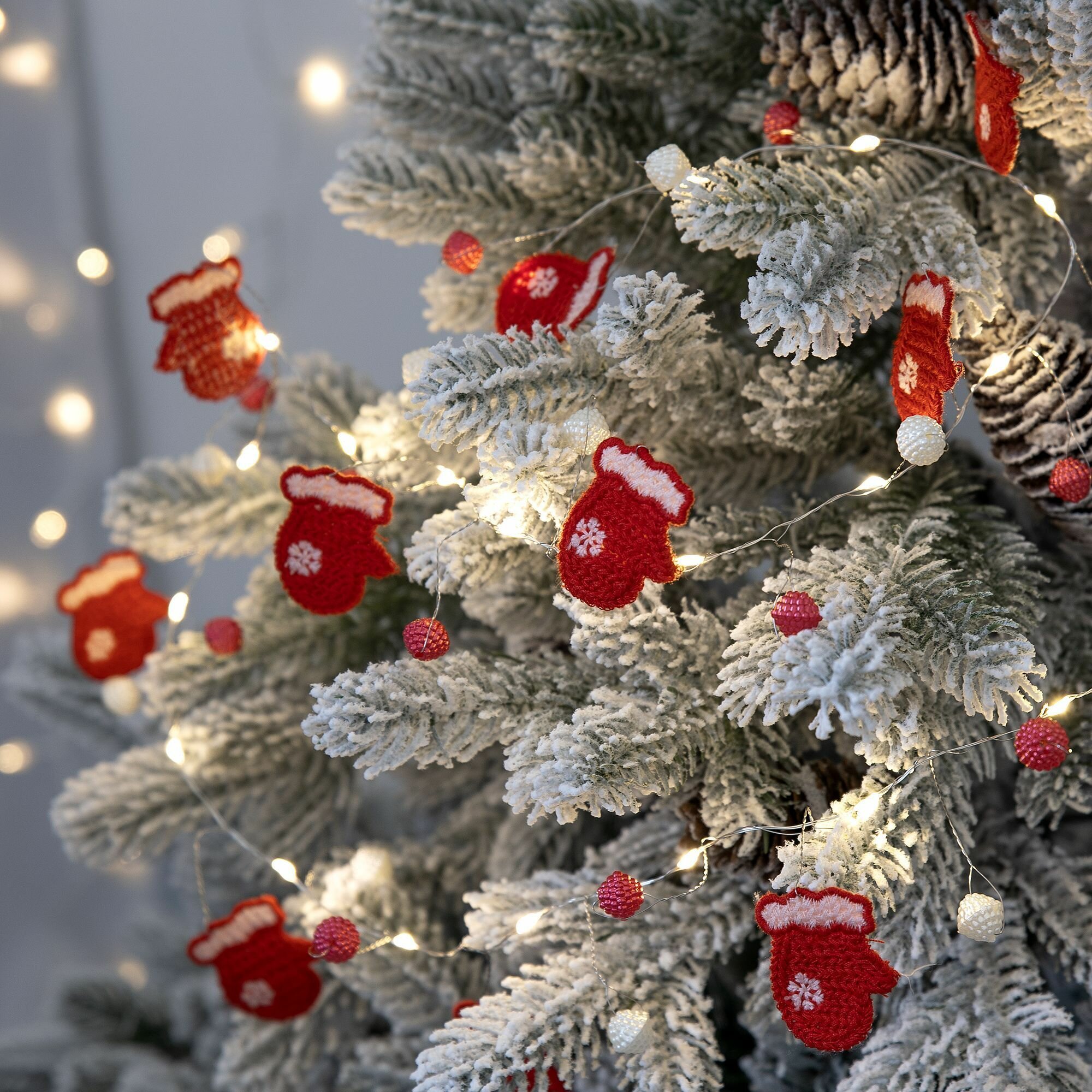 Гирлянда на елку новогодняя Варежки Merry Mittens, красная,1.3 м, новогодний декор для дома, подарки на Новый год